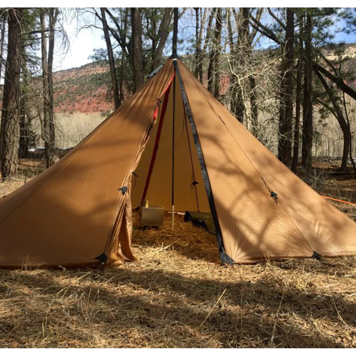 Seek Outside Redcliff 3-6 Person Shelter - Arizona Outlet