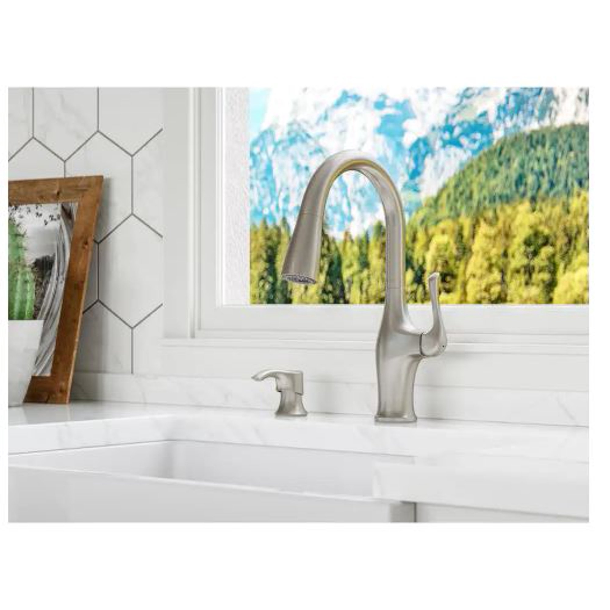 Pfister Wray Single-Handle Pull-Down Sprayer Kitchen Faucet with ...