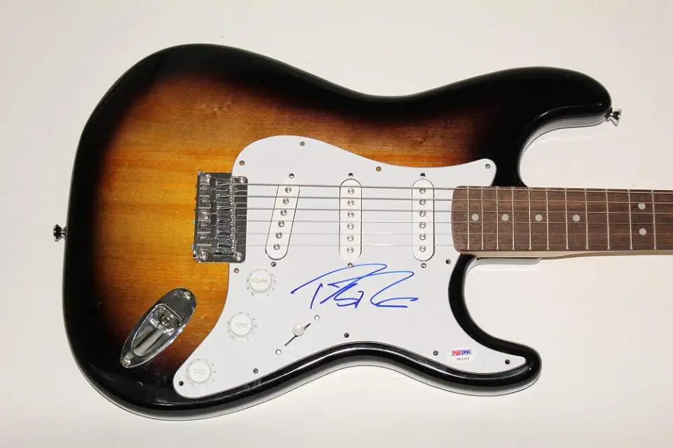 ROB THOMAS SIGNED AUTOGRAPH FENDER BRAND ELECTRIC GUITAR - MATCHBOX ...